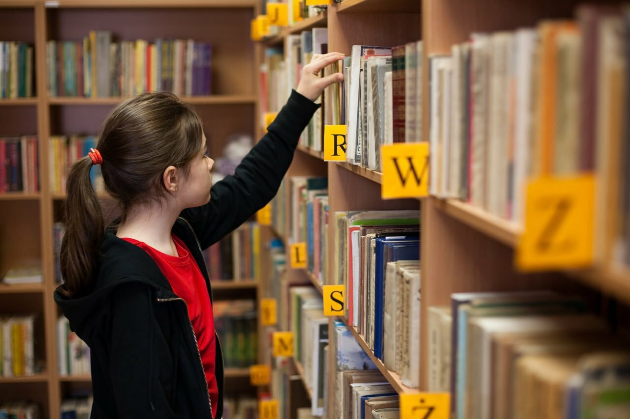 6 Fun Games to Teach Active Listening - KITS